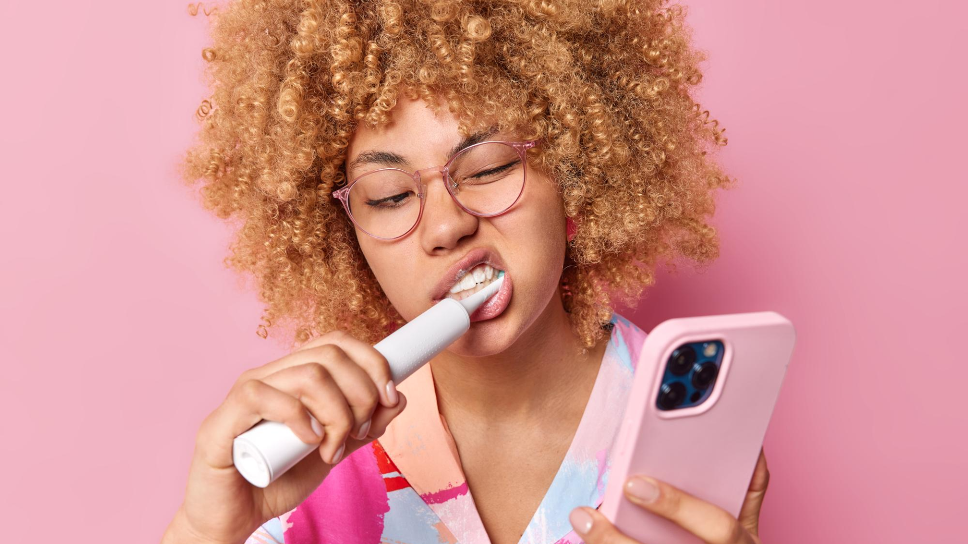 Ever Tried Chat Masala To Brush Your Teeth? Women Received MDH Masala ...