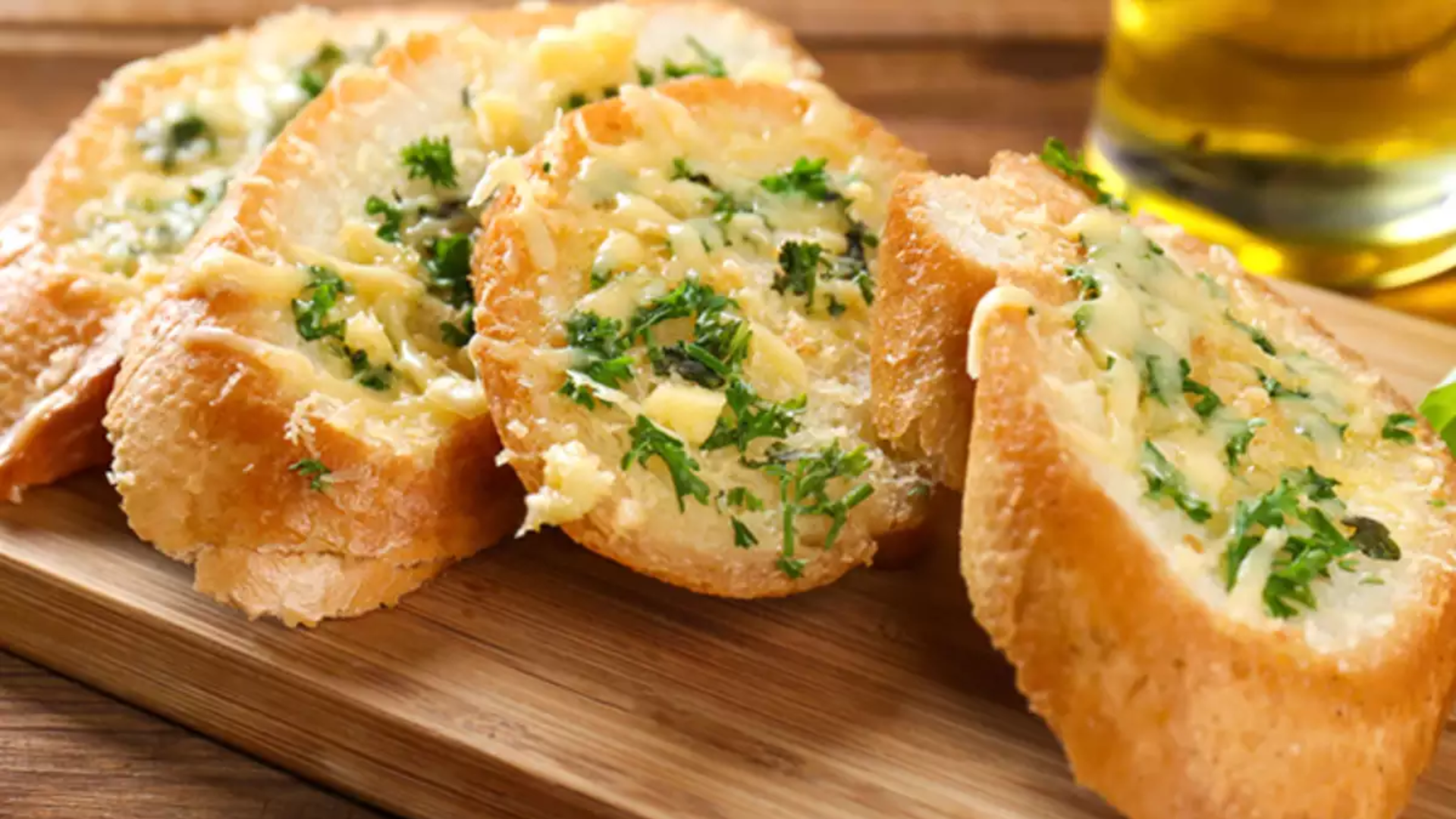 How To Make Garlic Bread Vada: The Perfect Appetizer For Your Next ...