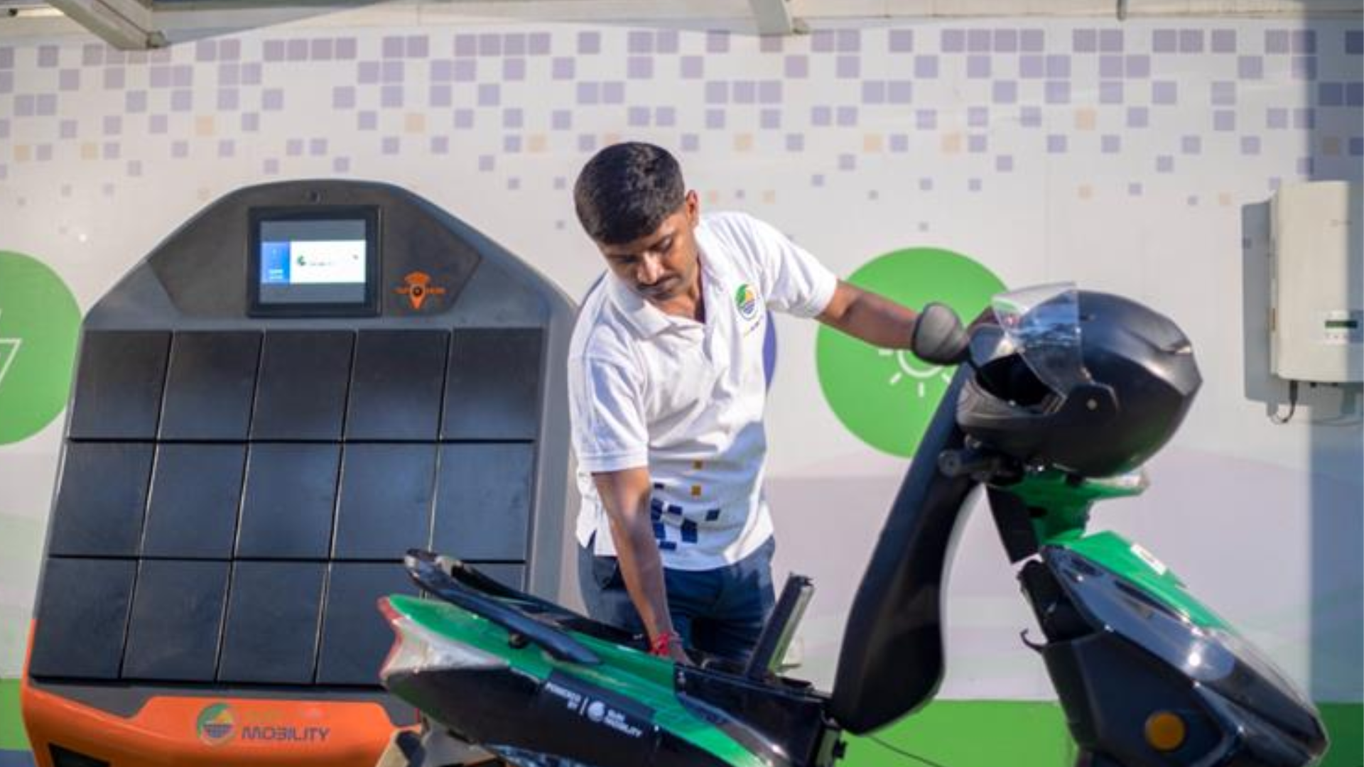 Zomato And SUN Mobility Team Up To Launch 50K Electric Delivery Fleet ...