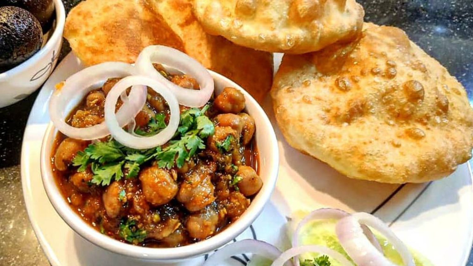 Why Chole Bhature Is The Best Food To Order For Lunch This Friday Snackfax