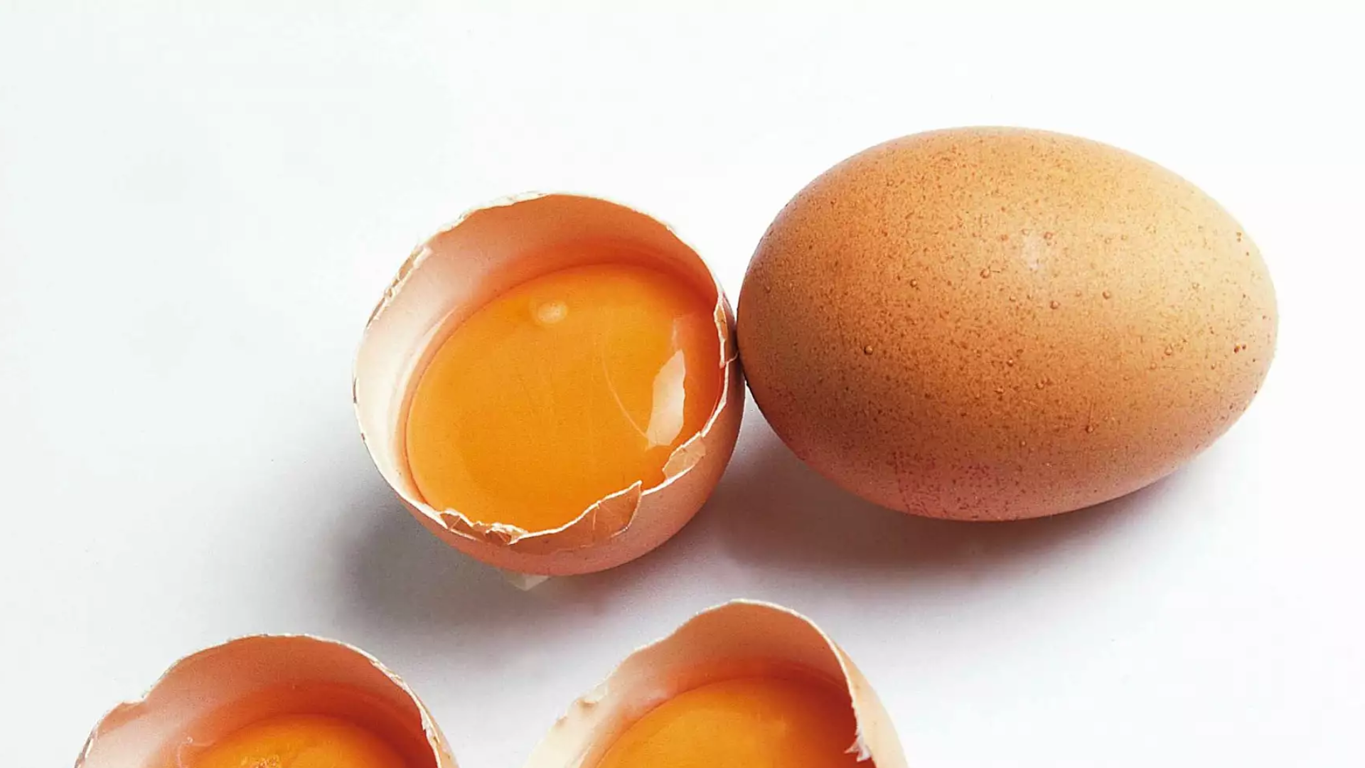 Does The Color Of Egg Yolks Matter? Here Is What Experts Have To Say ...