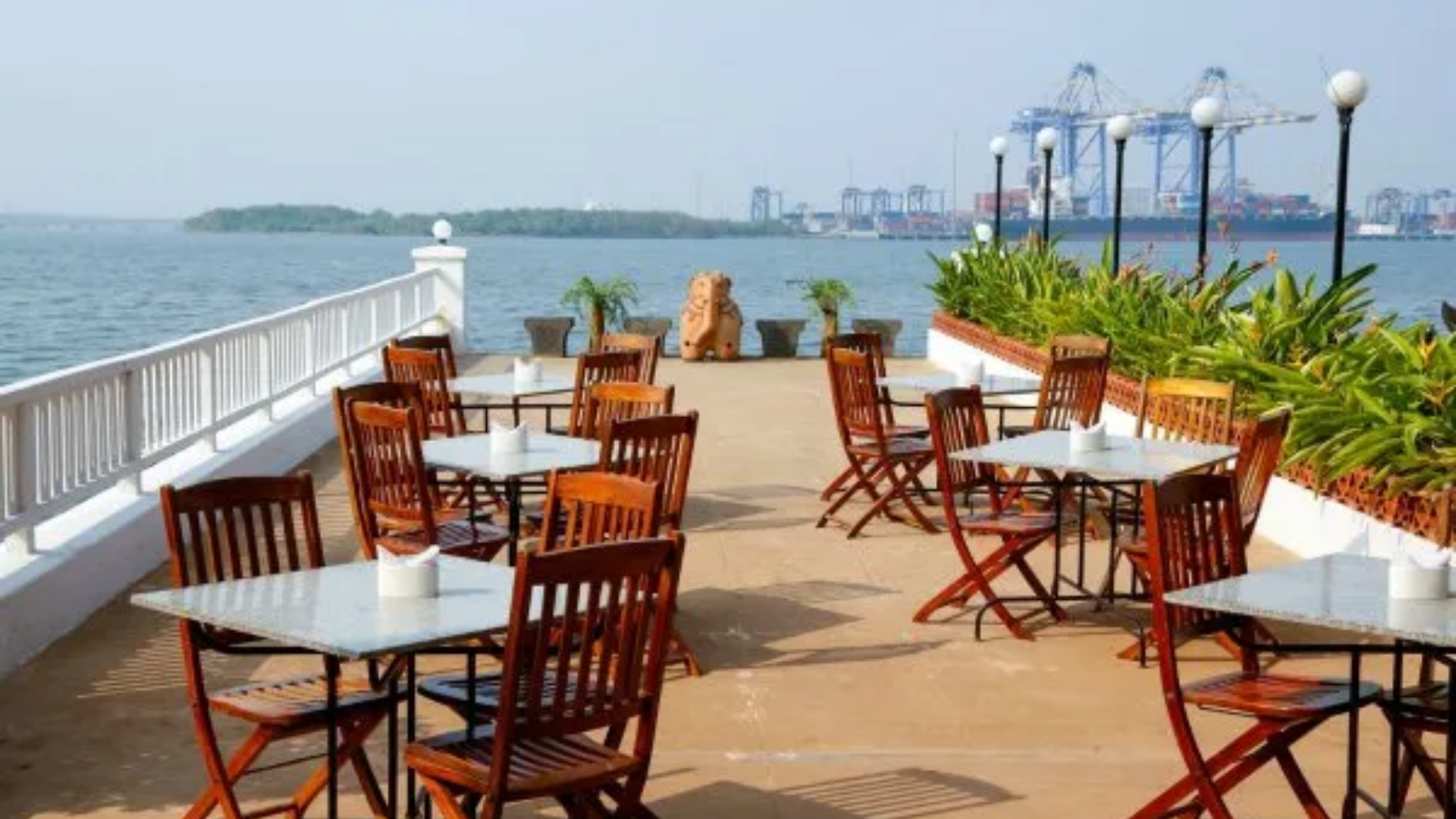Win Over Your Date: 7 Spellbinding Sea View Restaurants In Kochi That ...