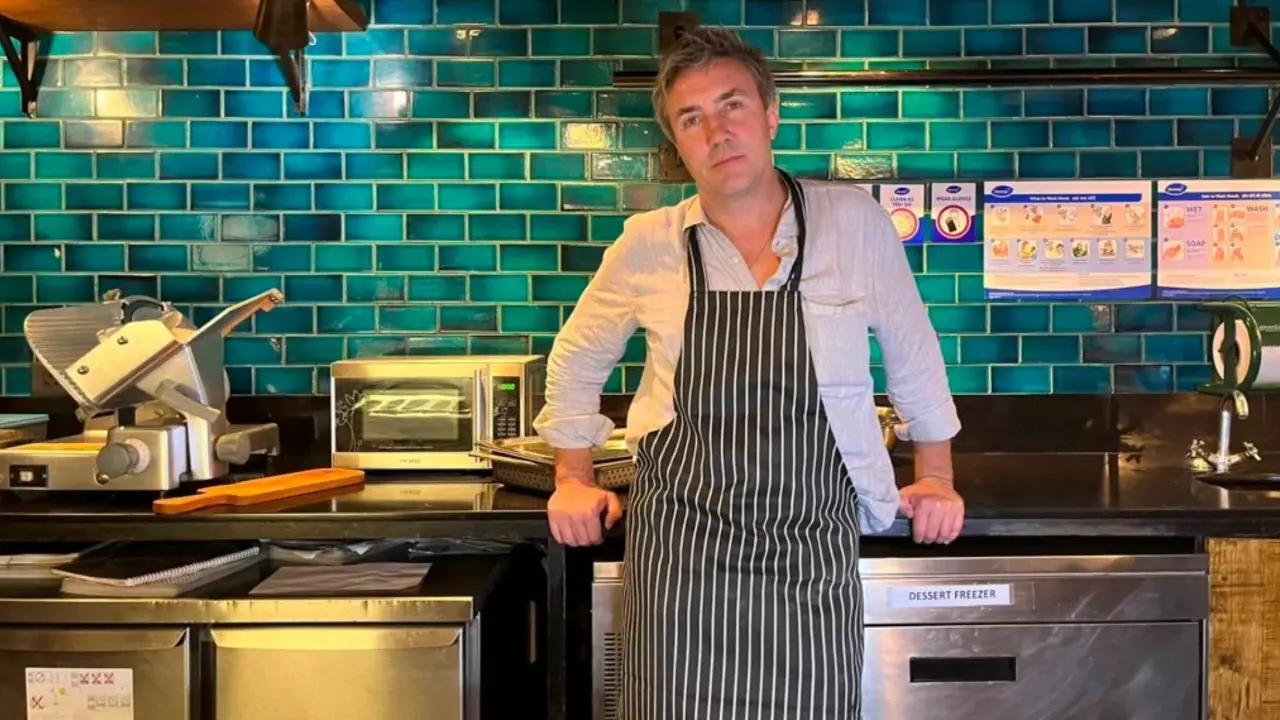 Jamie Oliver Goes Fully Vegetarian In Ahmedabad Kitchen Premiere ...