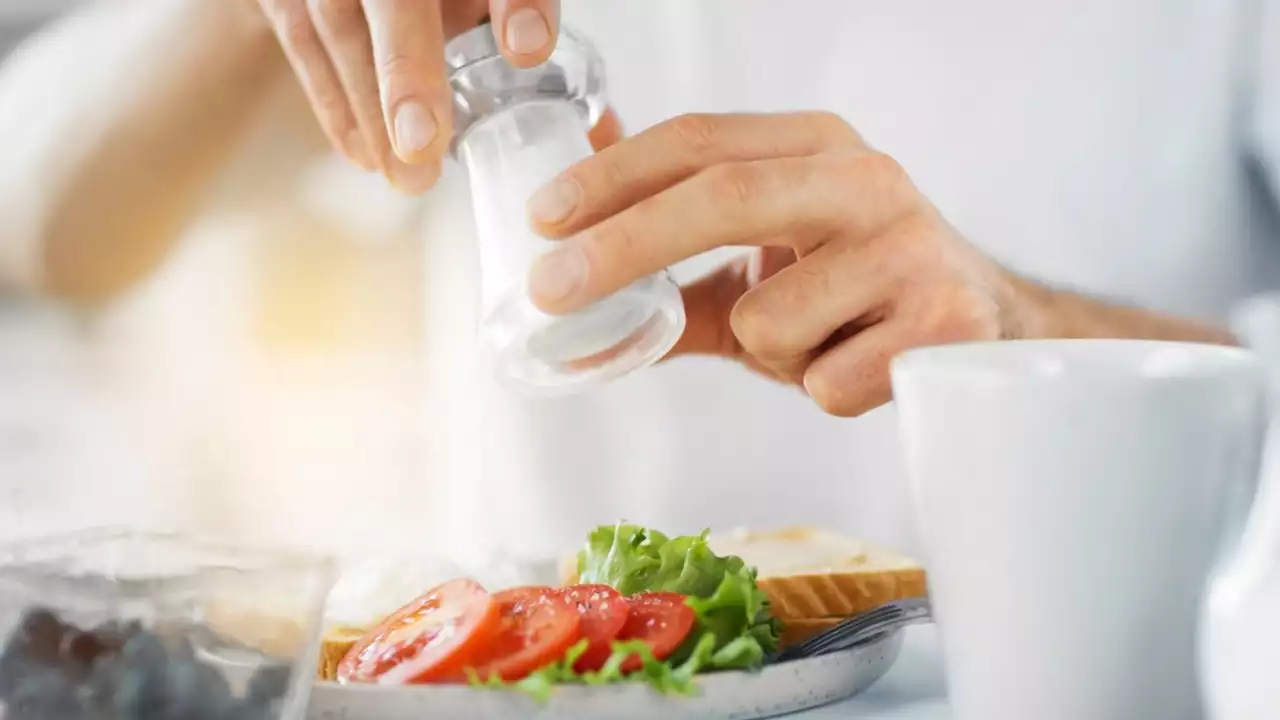 Adding Table Salt To Food May Increase Chronic Kidney Disease Risk ...