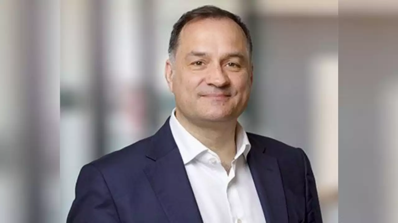 JDE Peet's CEO Fabien Simon Set To Leave Company In April - Snackfax